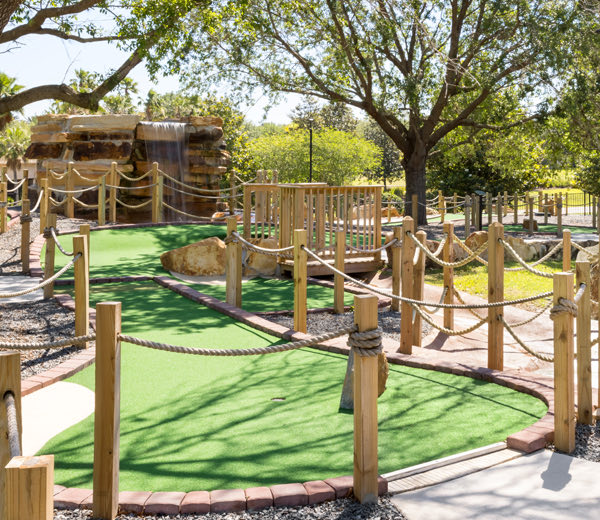 Miniature Golf Course | The Bears Den Resort Orlando
